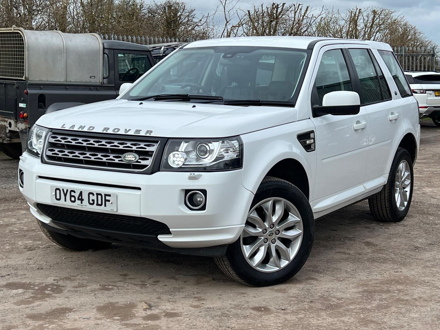 Used LAND ROVER FREELANDER 2 2014 White in Yeovil, Somerset | Gerald ...