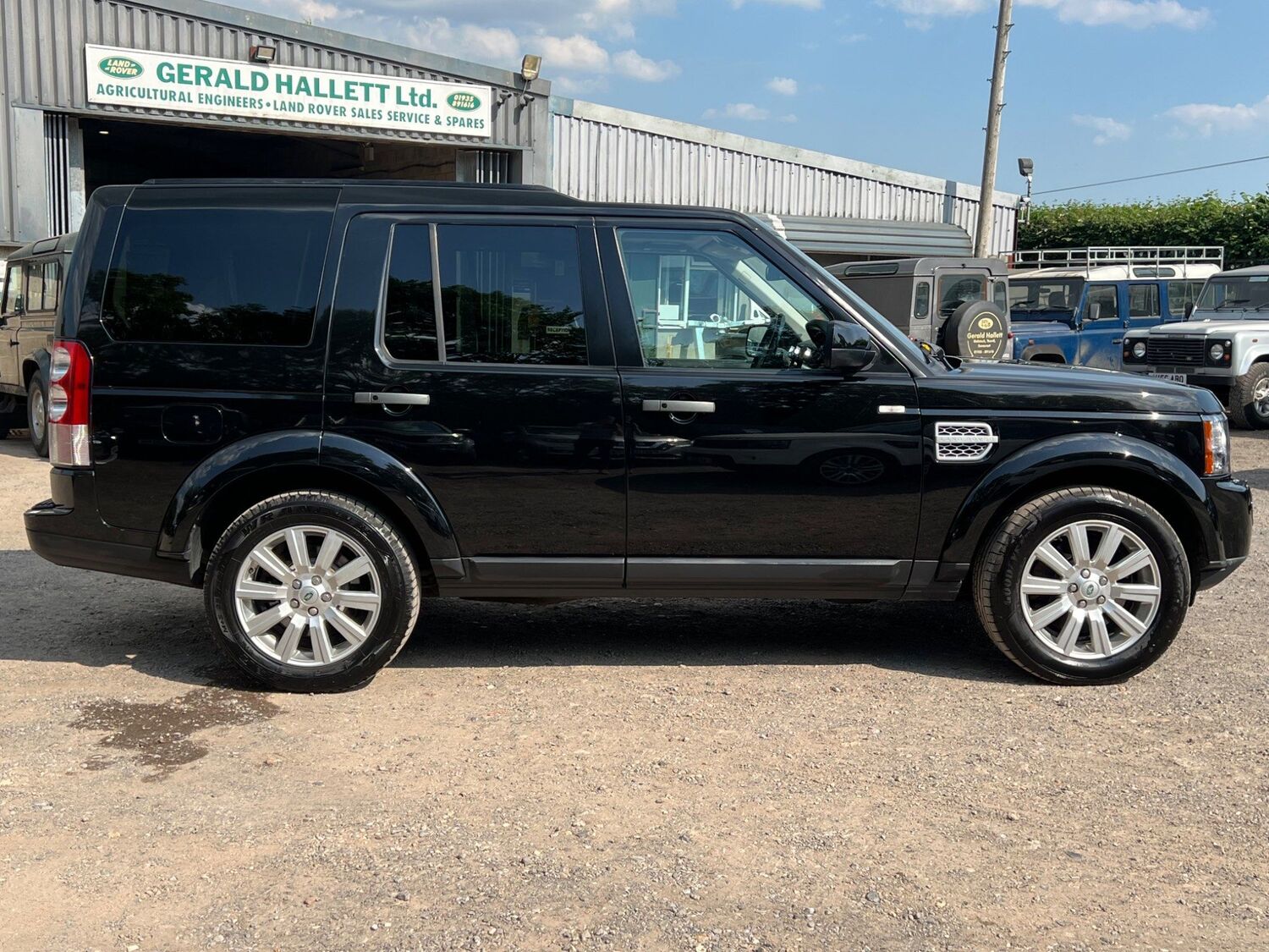 SOLD - Used LAND ROVER DISCOVERY 4 2012 Black in Yeovil, Somerset ...